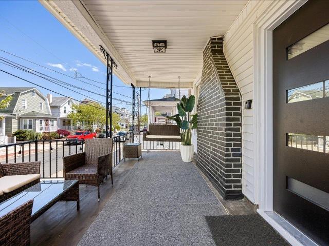 22 N Austin Ave