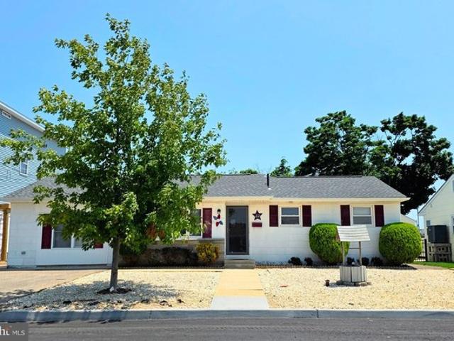 22 N Forecastle Dr, Tuckerton, NJ 08087