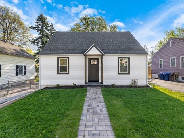 22 N 12th St, Saint Charles, IL 60174