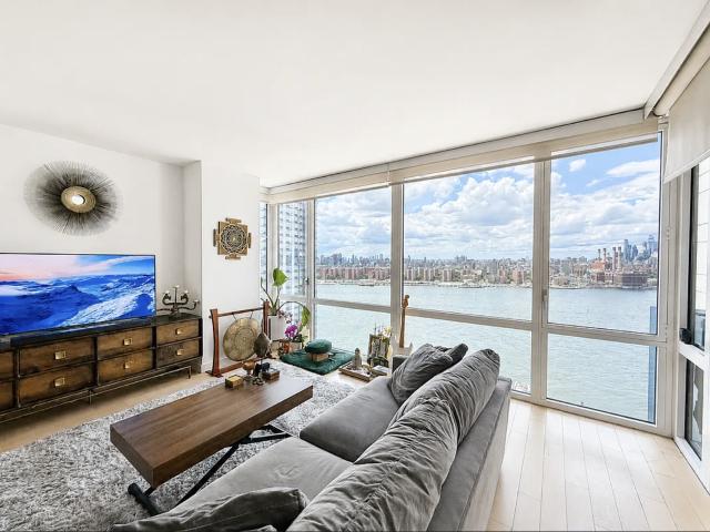 22 N 6th Street 25L