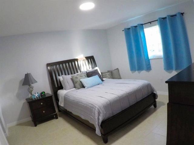 2/2 Naples Condo