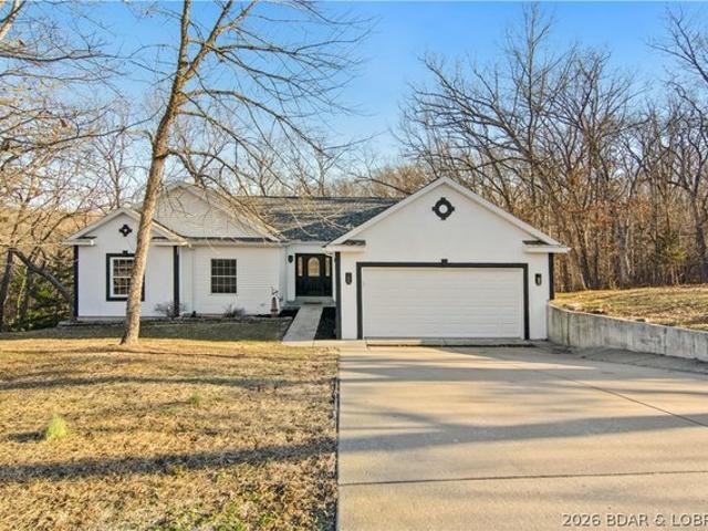 22 Navajo Rd, Four Seasons, MO 65049