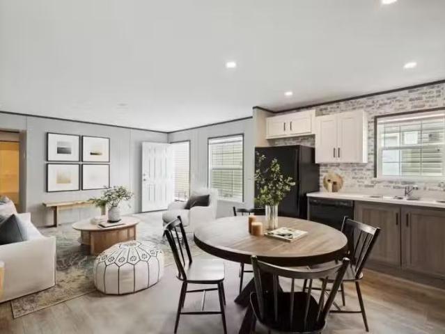 22 New Yorker Blvd. Miamisburg, OH 45342