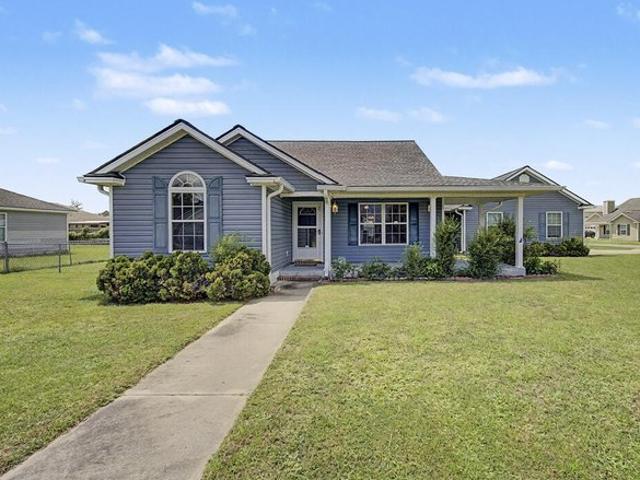 22 Oak St, Ray City, GA 31645
