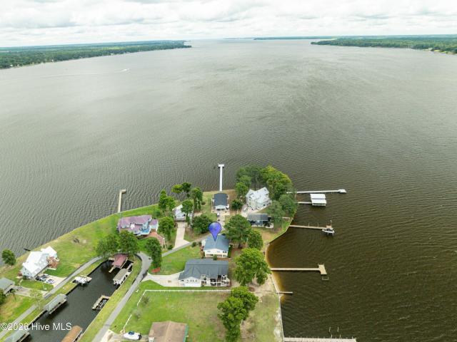 22 Oak Point