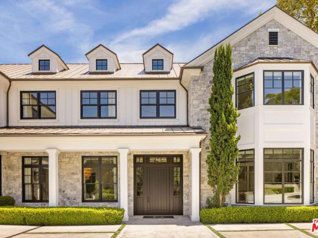 22 Oakmont Drive