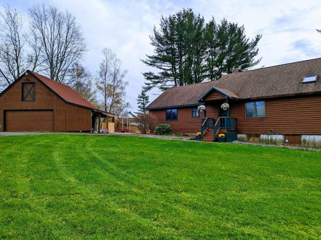 22 Oyster River Rd, Thomaston, ME 04861