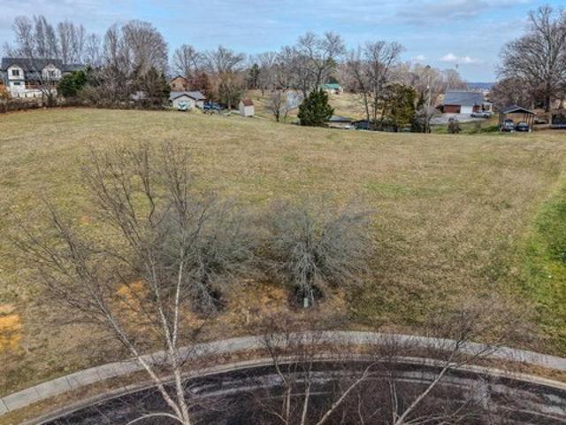 22 Park Place Ave, Sevierville, TN 37862