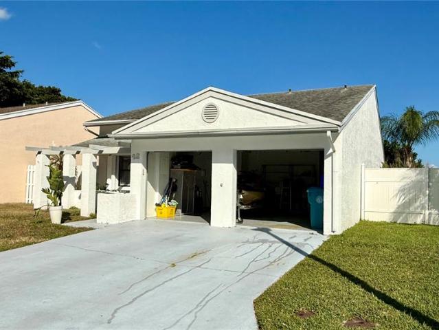 22 Paxford Ln, Boynton Beach, FL 33426 | MLS #O6387 | Compass