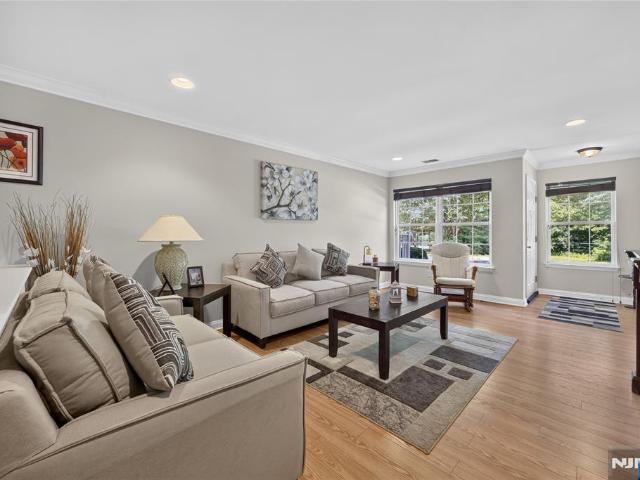 22 Pond Hollow Drive
