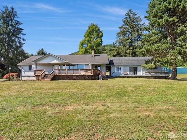 22 Pollari Rd, Raymond, WA 98577