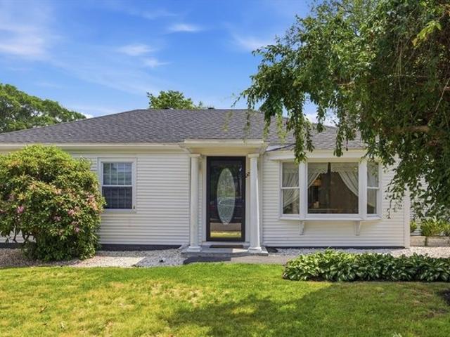 22 Priscilla Cir, Weymouth, MA 02188