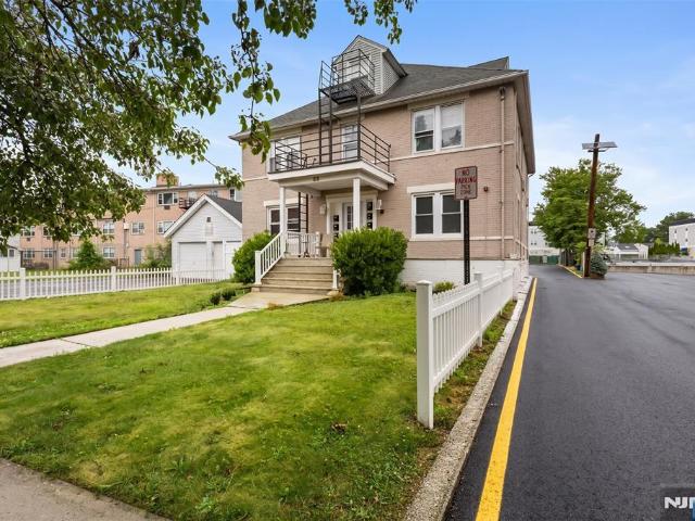 22 Quackenbush Avenue