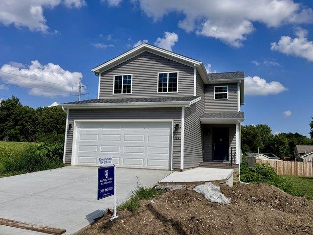 22 Richwood Trl, Bloomington, IL 61701
