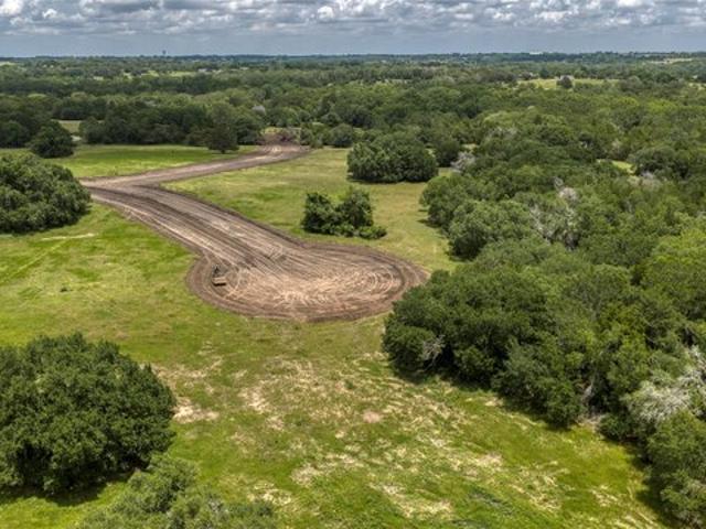 22 Ridgewood Farms Way, Brenham, TX 77833