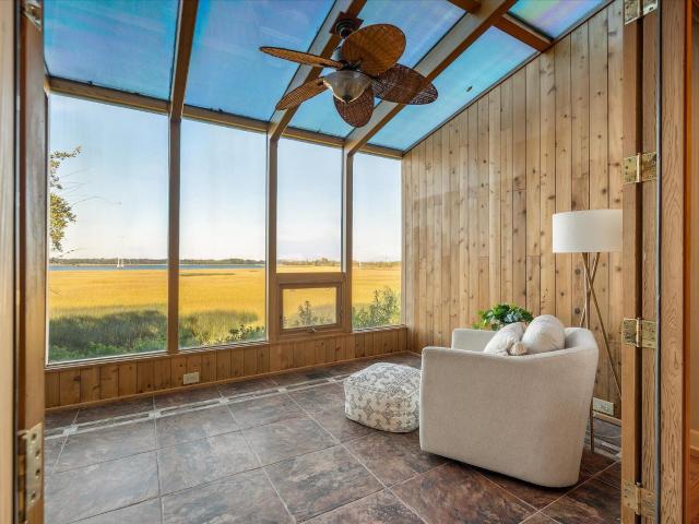 22 River Reach Way