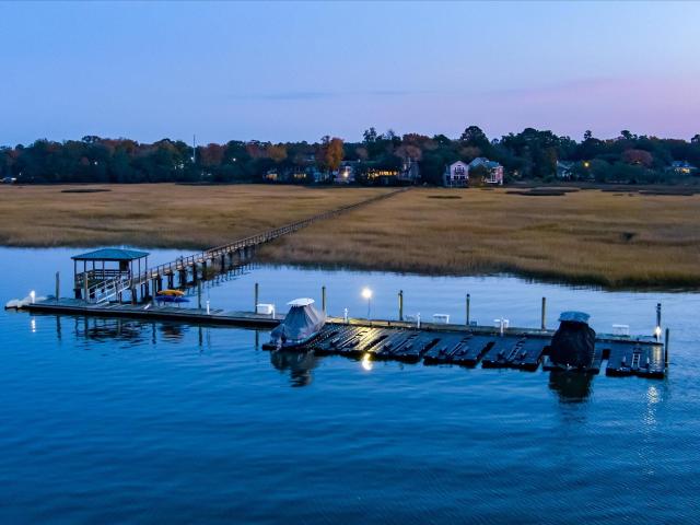 22 River Reach Way