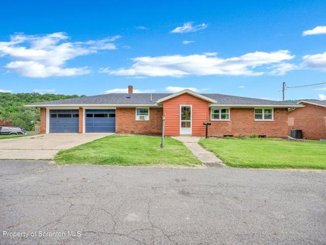 22 Ross St, Nanticoke, PA 18634