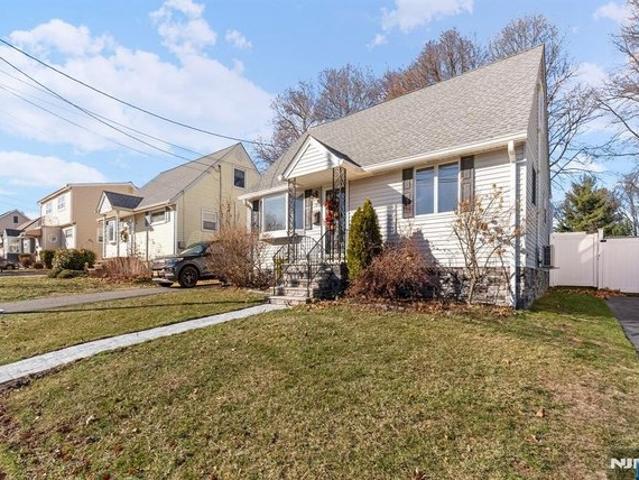 22 Runyon Rd, Clifton, NJ 07013