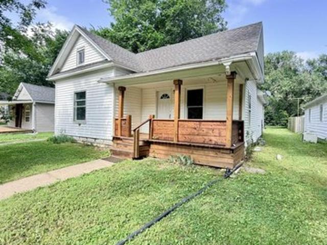 22 S Cottonwood St, Emporia, KS 66801