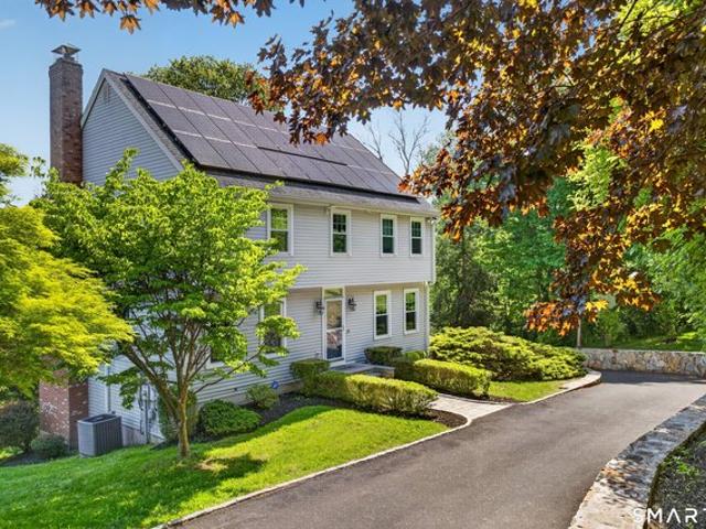 22 Scenic View Dr, Newtown, CT 06470