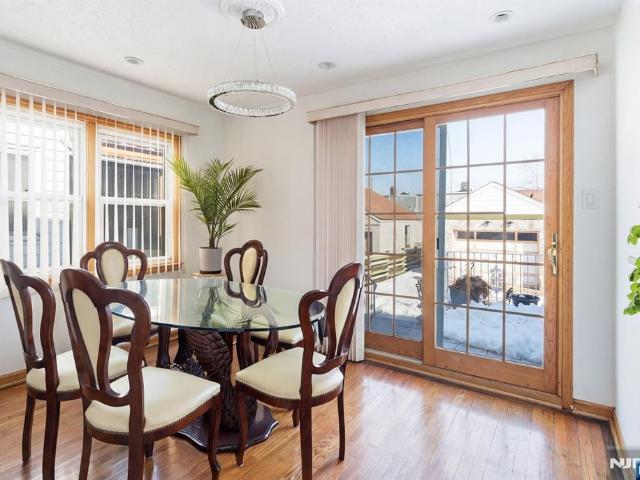 22 Schuyler Avenue