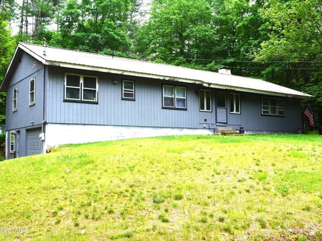 22 Sande Ln, Corinth, NY 12822