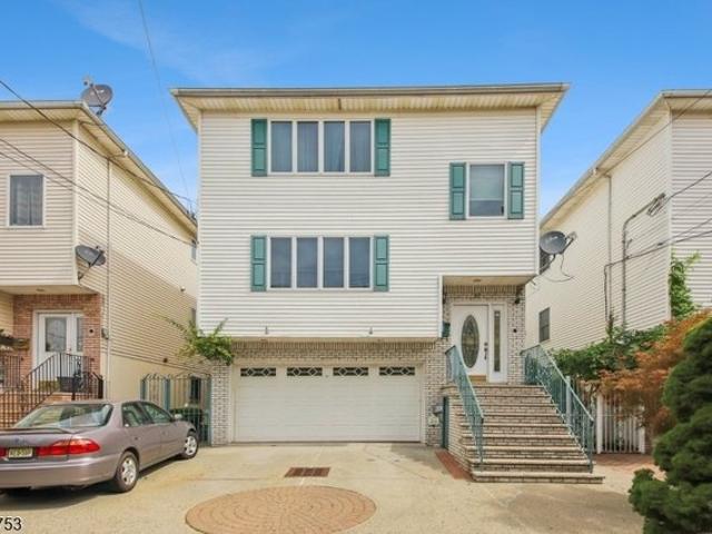 22 Saint Francis St, Newark, NJ 07105