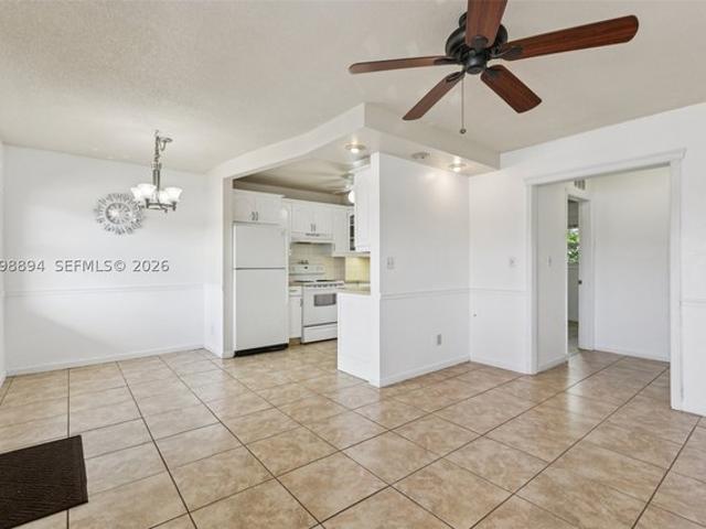 22 SE 3rd Ter Apt 18, Dania Beach, FL 33004