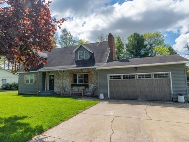 22 Shore Manor Ct, Bristol, IN 46507