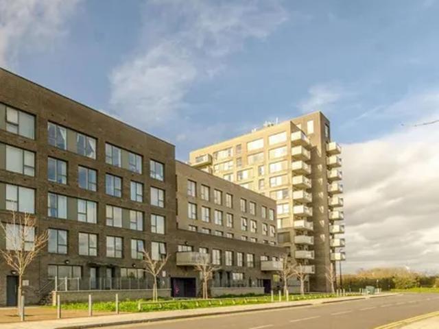 22 Shackleton Way, London, E16 2JT, United Kingdom | 3 bed duplex for rent #139264852 | Rentberry