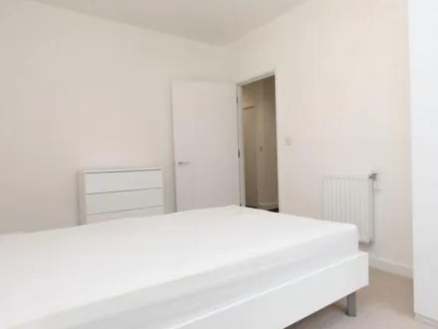 22 Shackleton Way, London, E16 2JT, United Kingdom | Room for rent #154572887 | Rentberry
