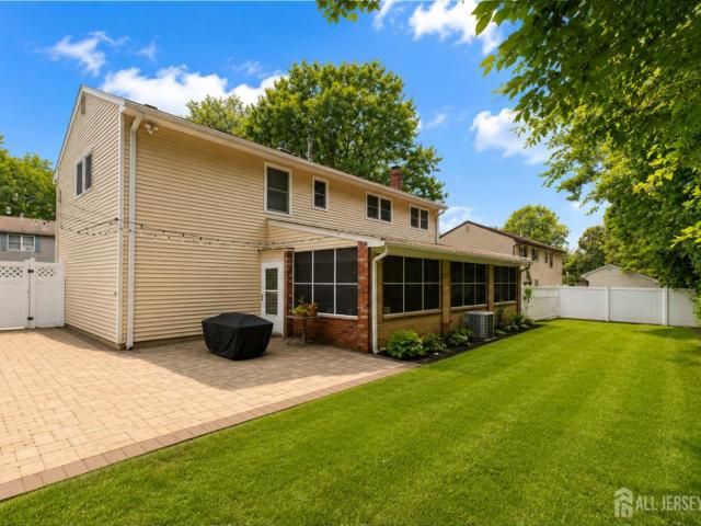 22 Sherwood Lane