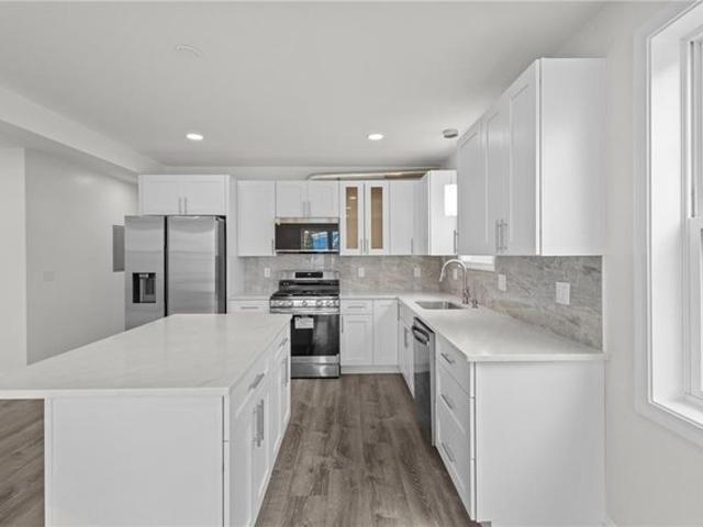 22 Sherwood St, Providence, RI 02908