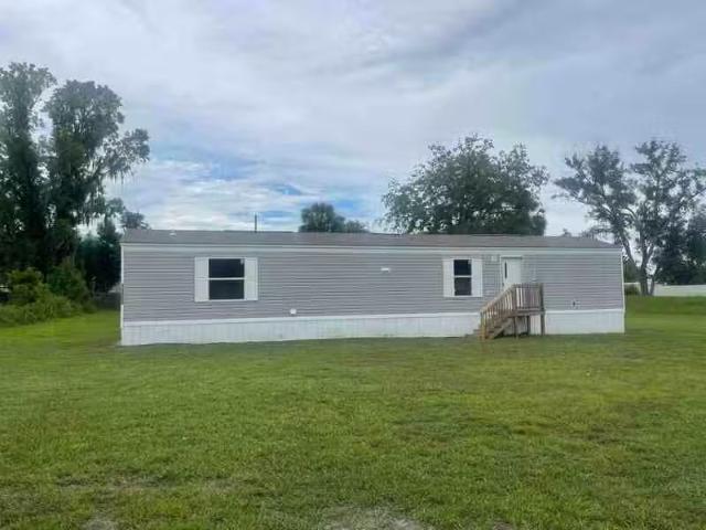 2/2 Single Wide 14557 Congress St