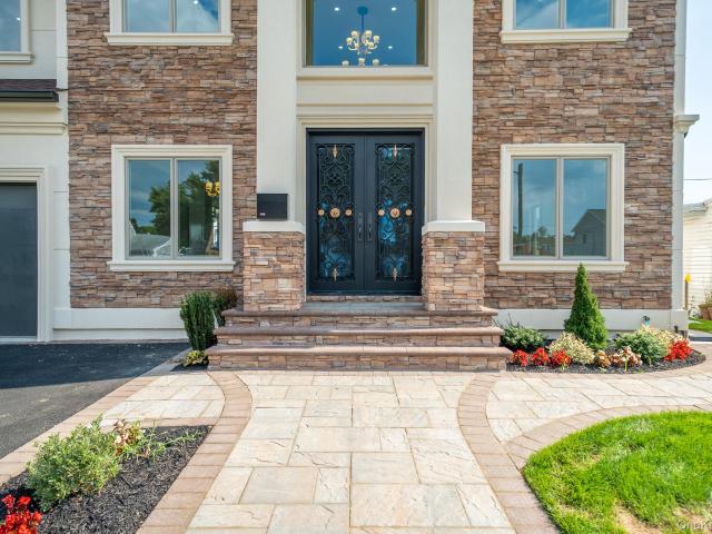 22 Sleepy Ln, Hicksville, NY 11801 | MLS #982523 | Compass