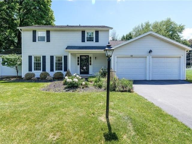 22 Snowberry Cir, Penfield, NY 14526