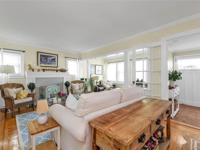 22 Spencer Avenue