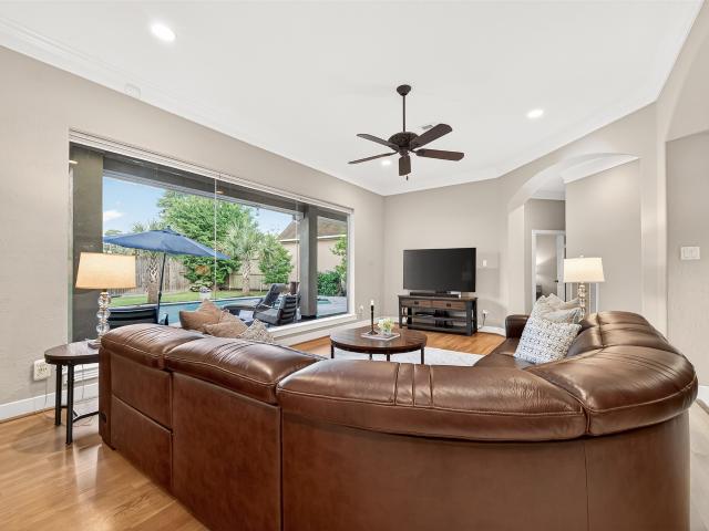 22 Stonegate Park Court