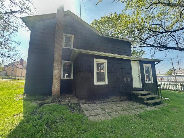 22 State St