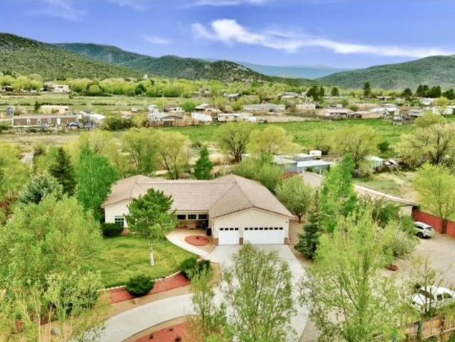 22 Straight Cat Trl, Taos, NM 87571