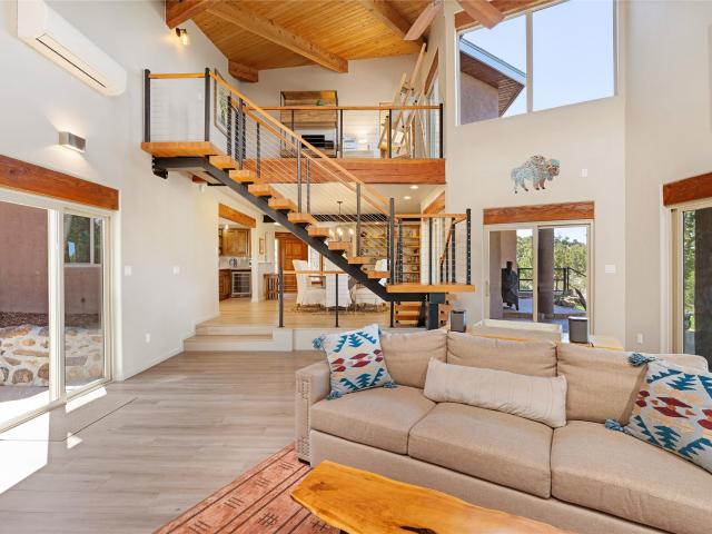 22 Sunlit Drive E