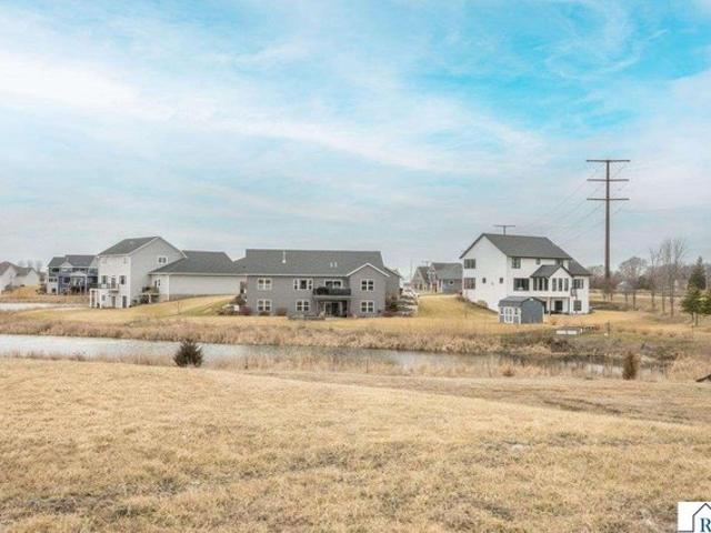 22 Sunset Ct, North Mankato, MN 56003