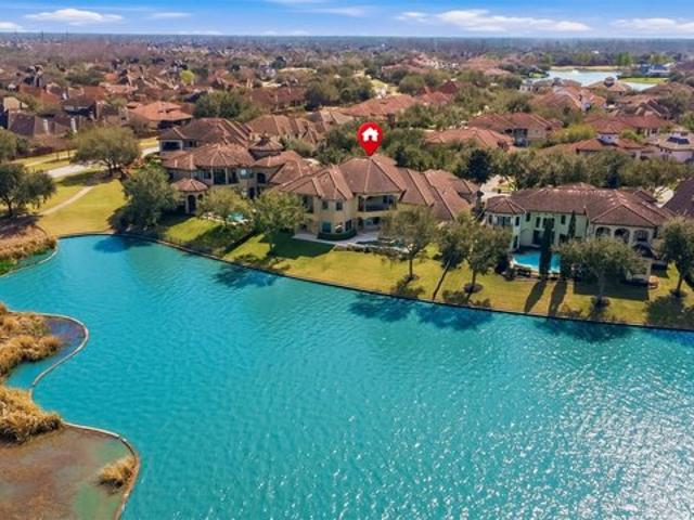 22 Sunset Park Ln, Sugar Land, TX 77479