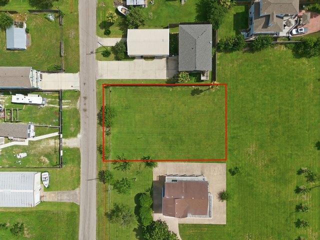 22nd St, San Leon, TX 77539