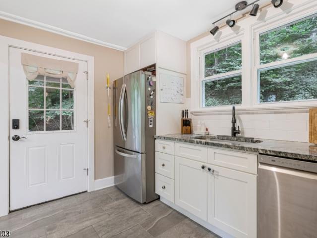 22A E Main St