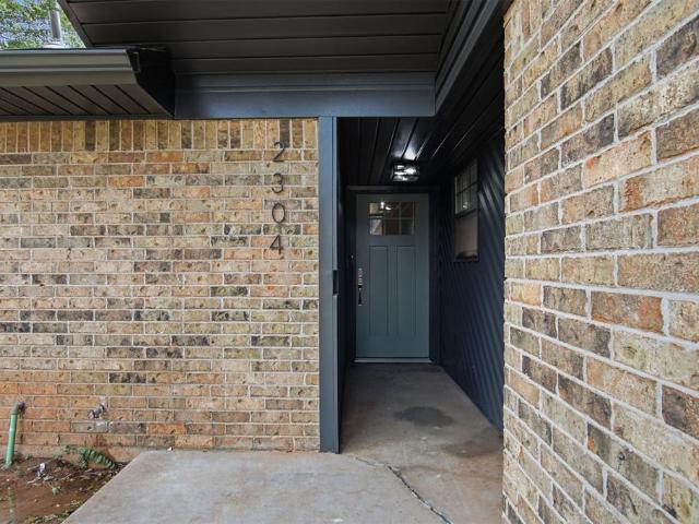 2304 NE 10th Street