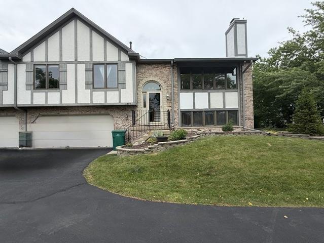 2304 Olde Mill Rd, Plainfield, IL 60586
