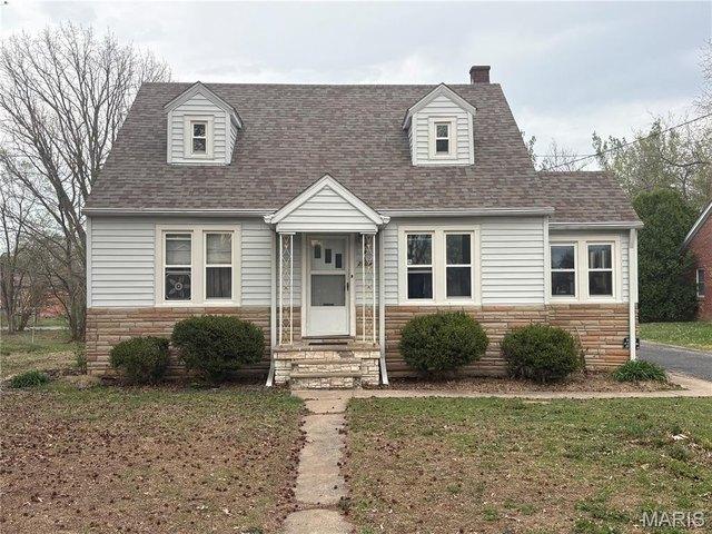 2304 Caseyville Ave, Swansea, IL 62226