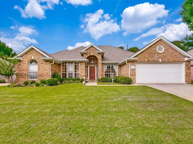 2304 Castlegate Dr, Corinth, TX 76210